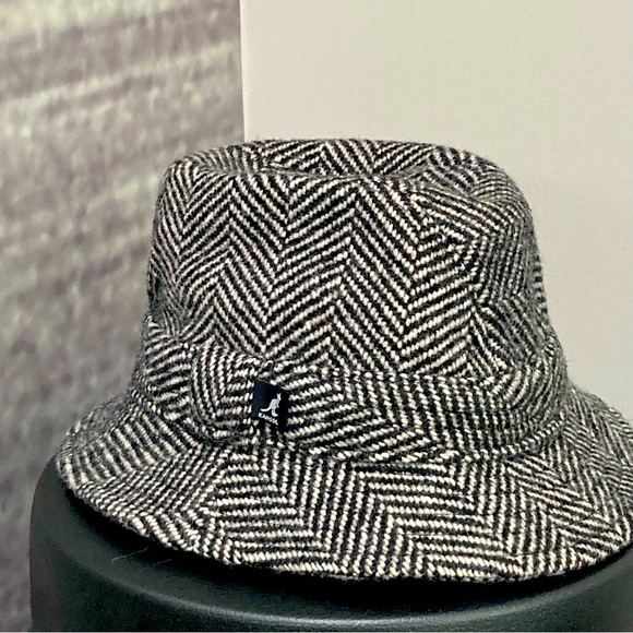 Kangol | Accessories | Kangol Vintage Hat In Black And White Tweed ...